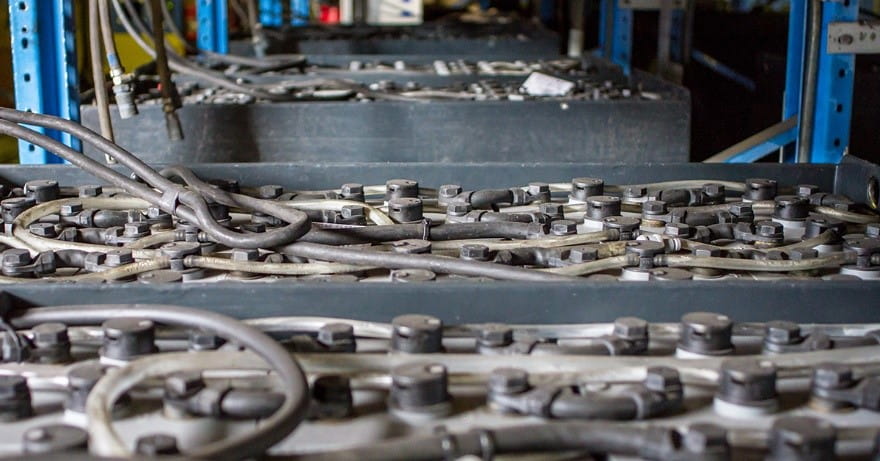 10 Tips For Industrial Battery Handling Safety